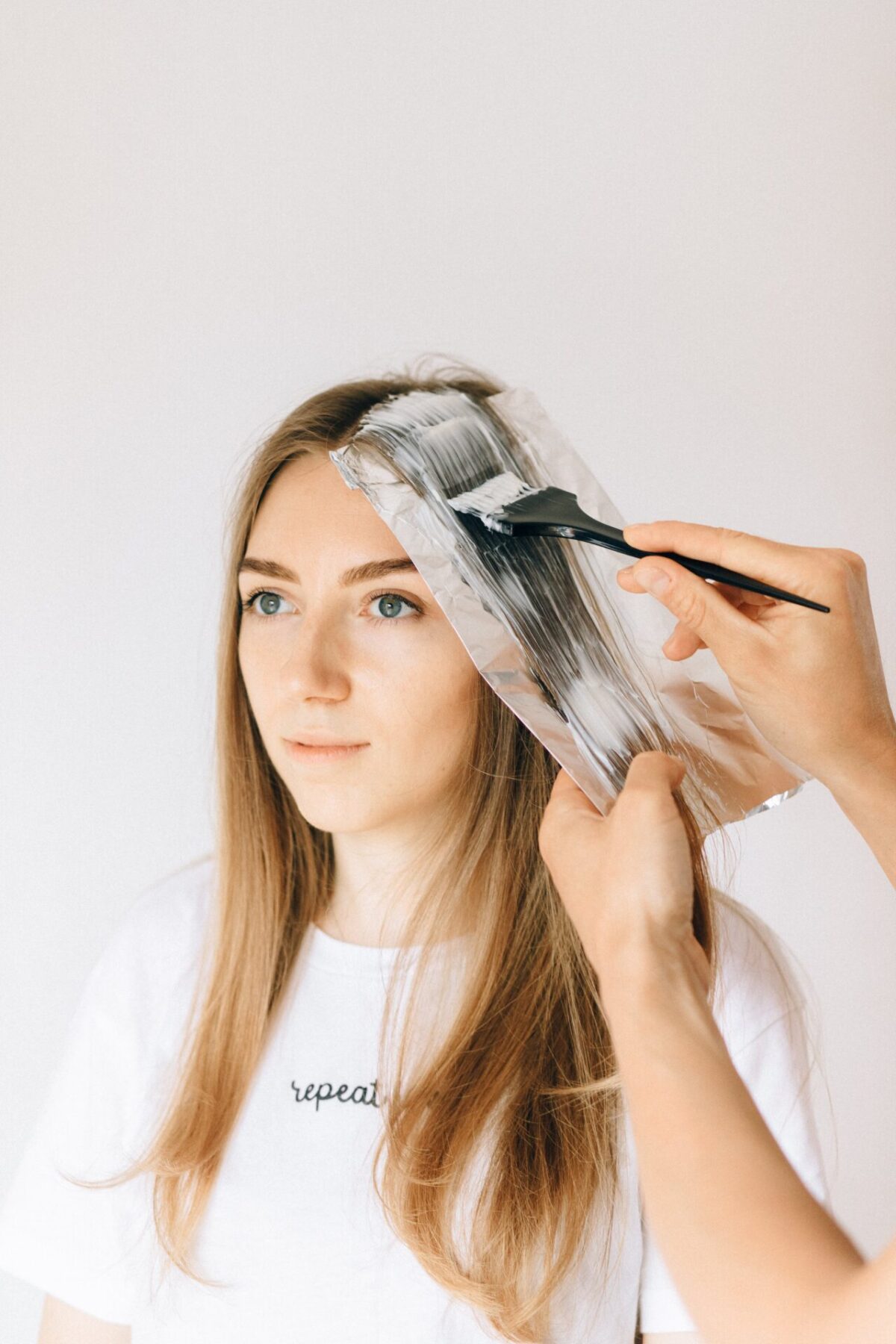 Choosing Your Look: The Difference Between Balayage and Full Highlights